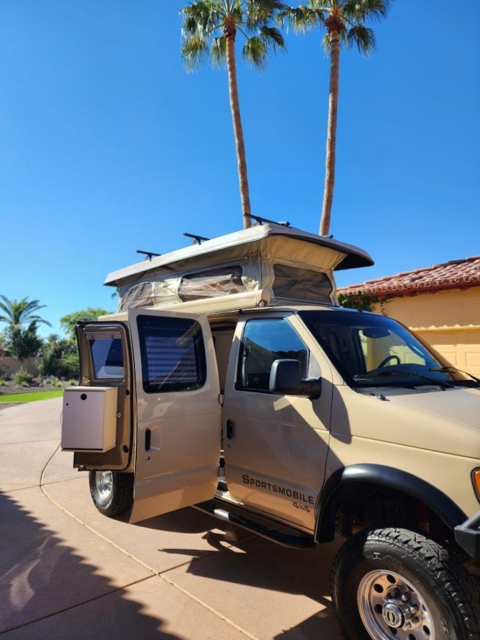 2004 4x4 w/ Matching Rock Hopper Trailer Included - Sportsmobile