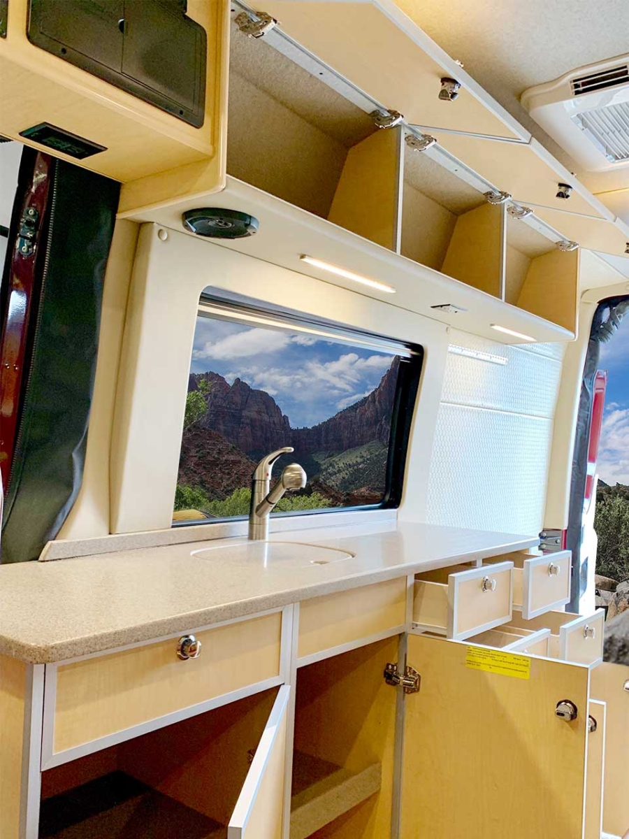 Sprinter 170 4x4 with Gaucho & Bath Sportsmobile