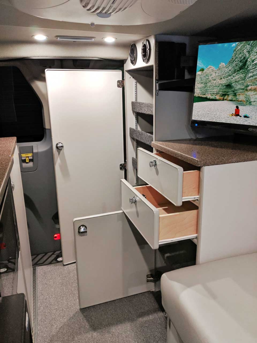 Transit 148 with Gaucho / Toilet Sportsmobile