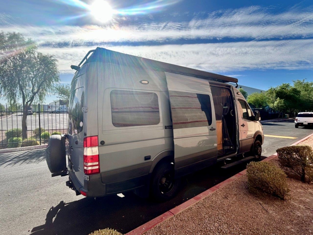 2018 Mercedes Sprinter 170'' 4x4
