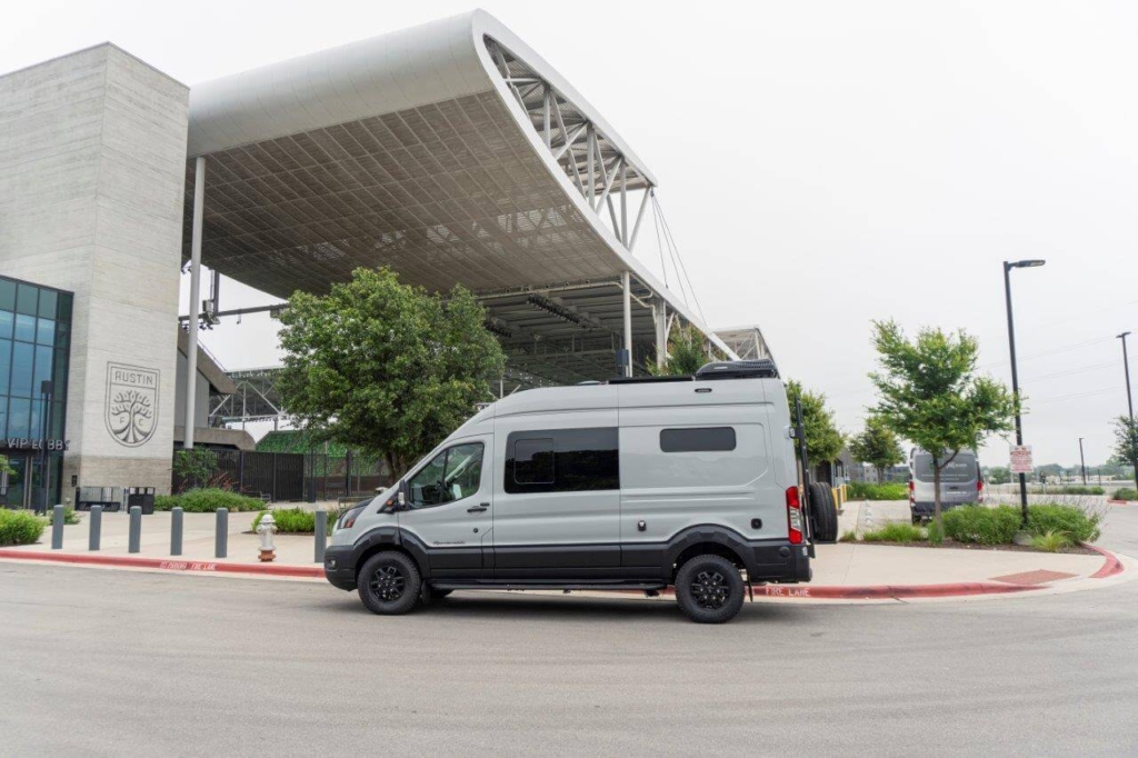 2024 Ford Transit Trail 148" HR AWD 350
