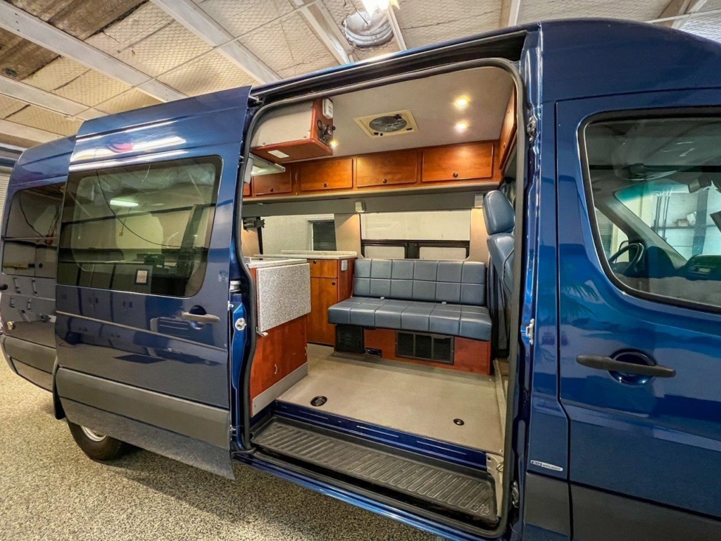 2011 Mercedes Sprinter 2500 170" EB | 2WD