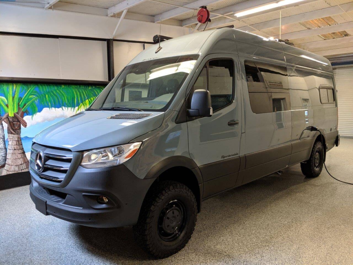 Sprinter 170 with Dinette and Platform Bed - Sportsmobile