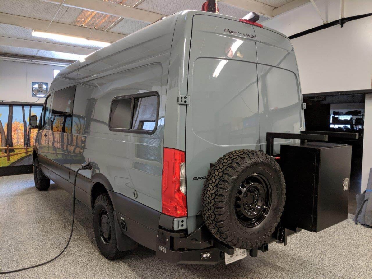 Sprinter 170 with Dinette and Platform Bed - Sportsmobile