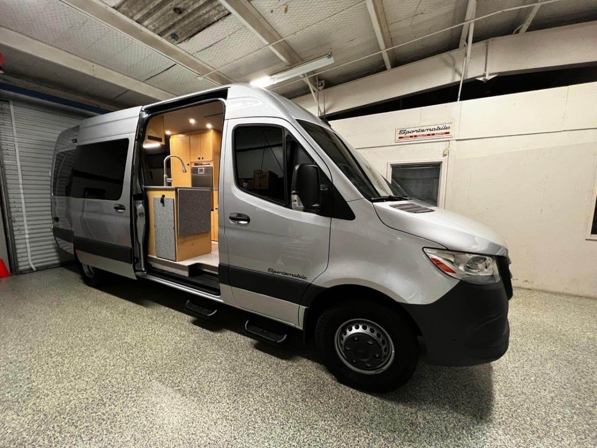 Sprinter 170 with Gaucho and Platform Bed - Sportsmobile