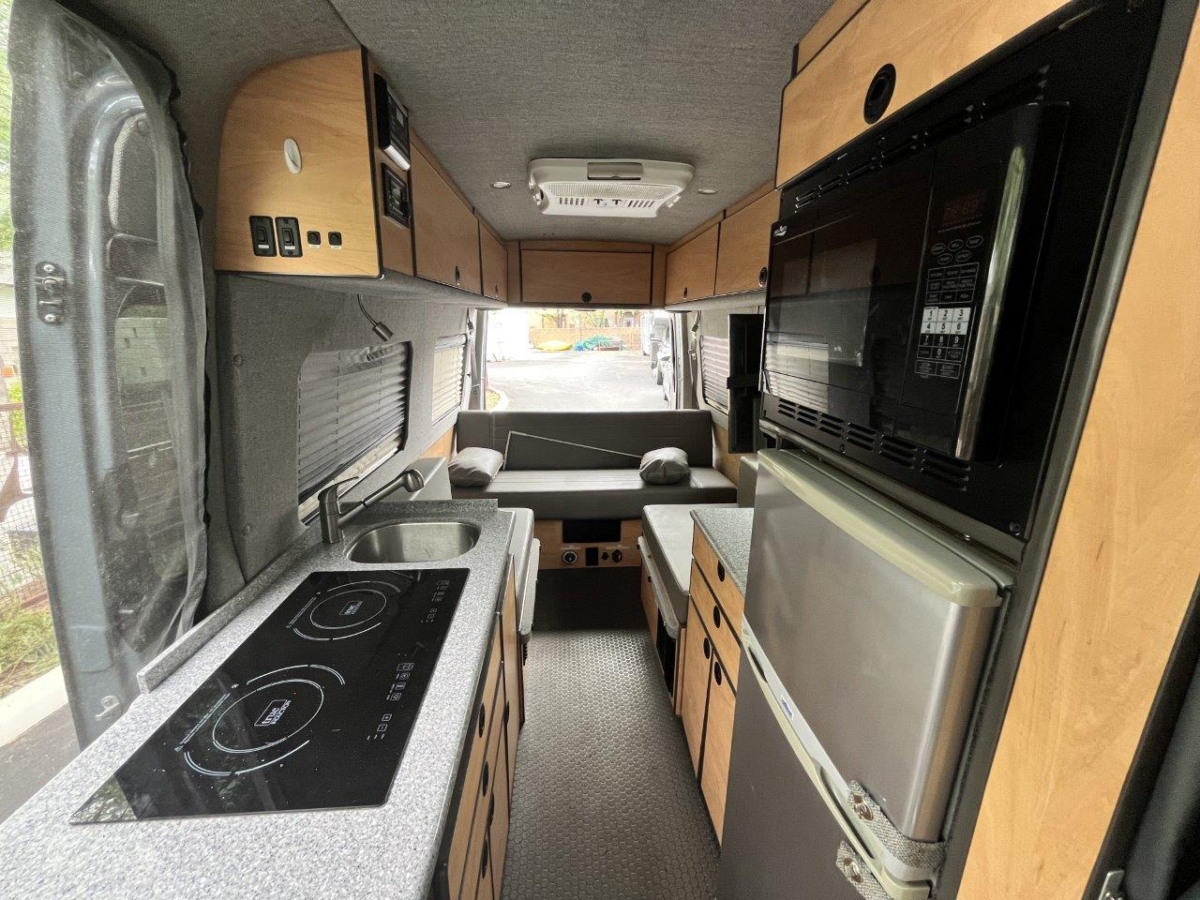 2018 Mercedes Sprinter 170'' 4x4